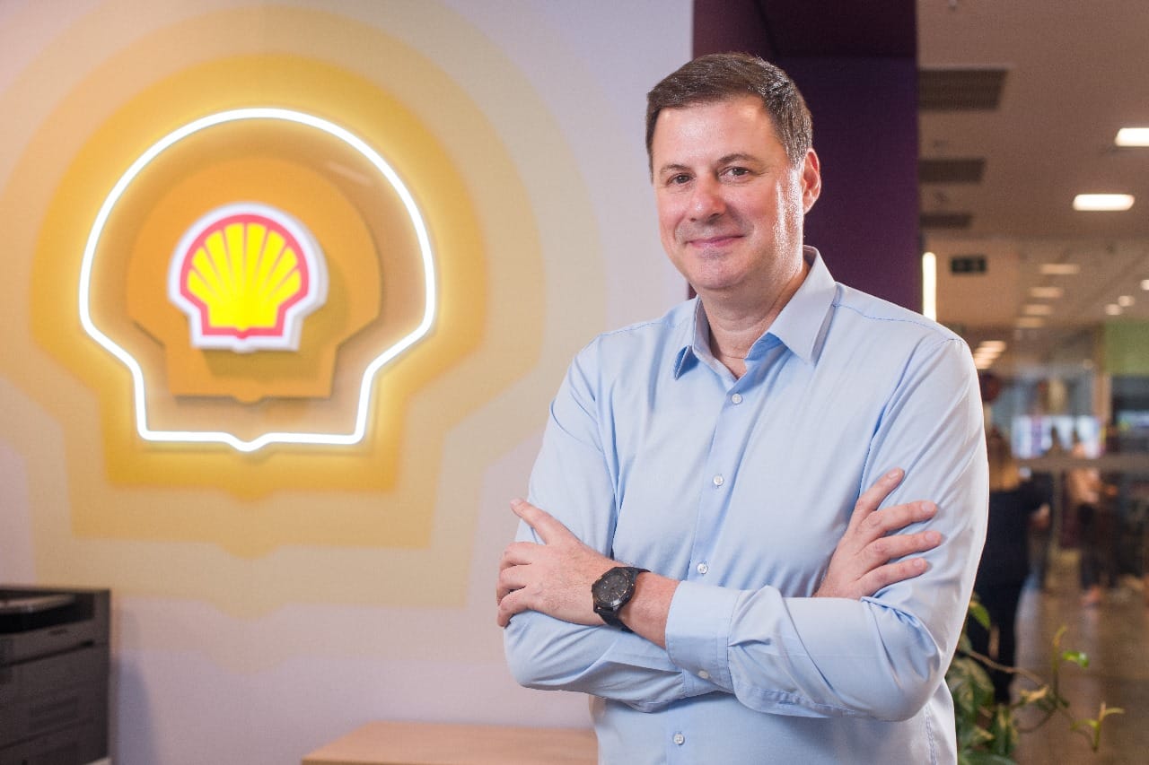 AutoData - Shell lança nova geração de etanol V-Power com a marca Senna