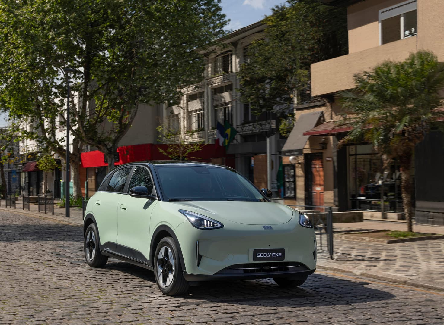 AutoData - Geely apresenta suas credenciais com o EX2